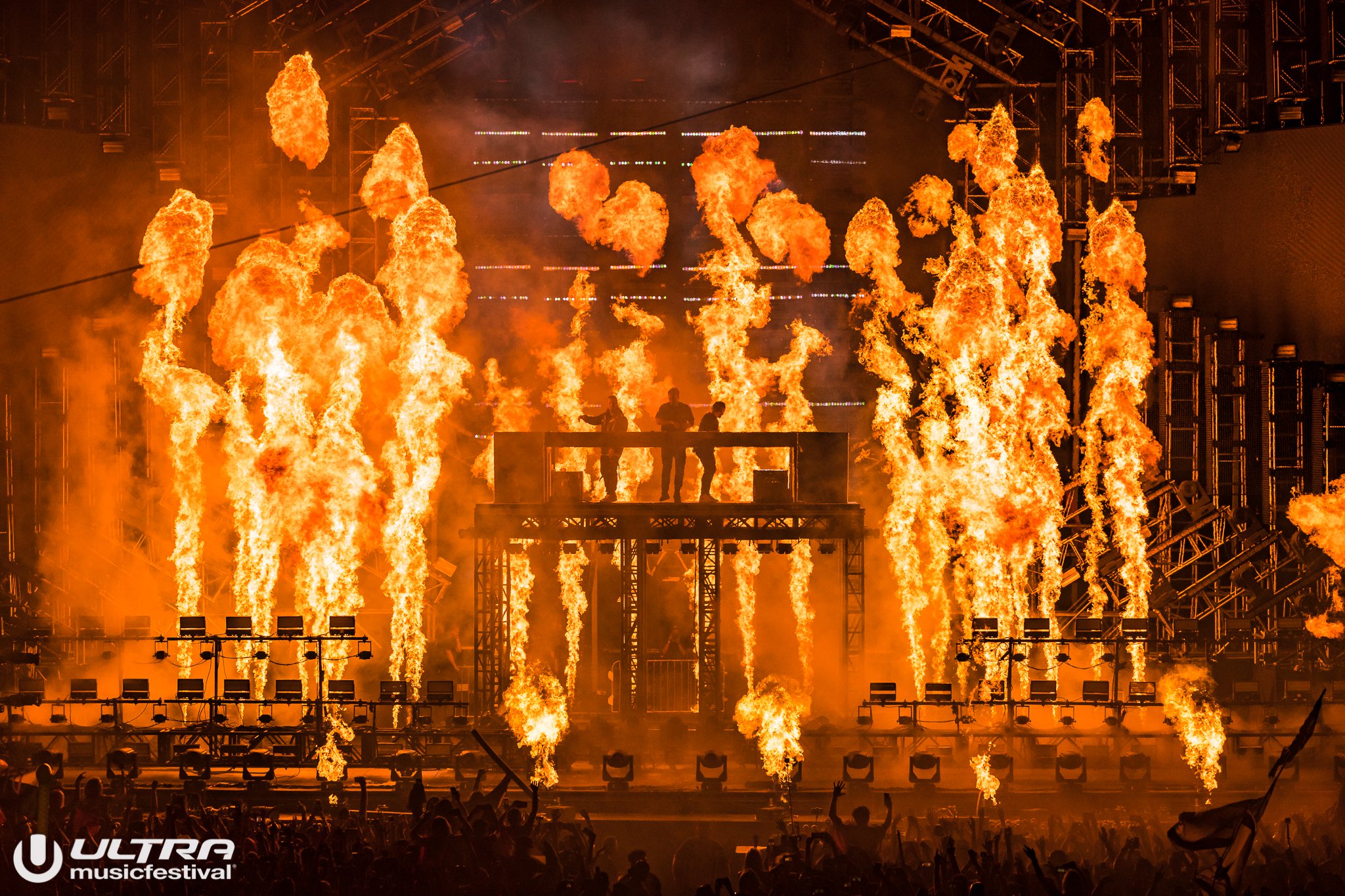 swedish-house-mafia-pone-cron-metro-en-su-sitio-web-que-anunciar